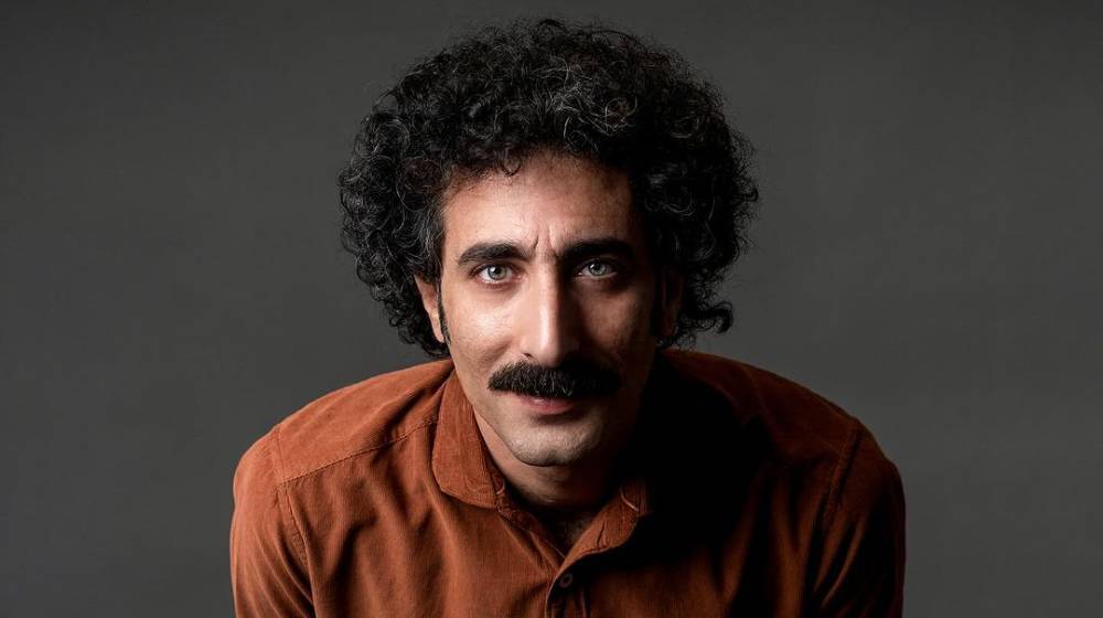 Γιάννης Διονυσίου: Η συνάντηση του Κύπριου τραγουδιστή με τον Μίκη ...