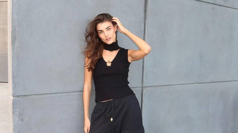 Μαρία Gojkovic: Το total gray look της που αποτελεί την ιδανική ...