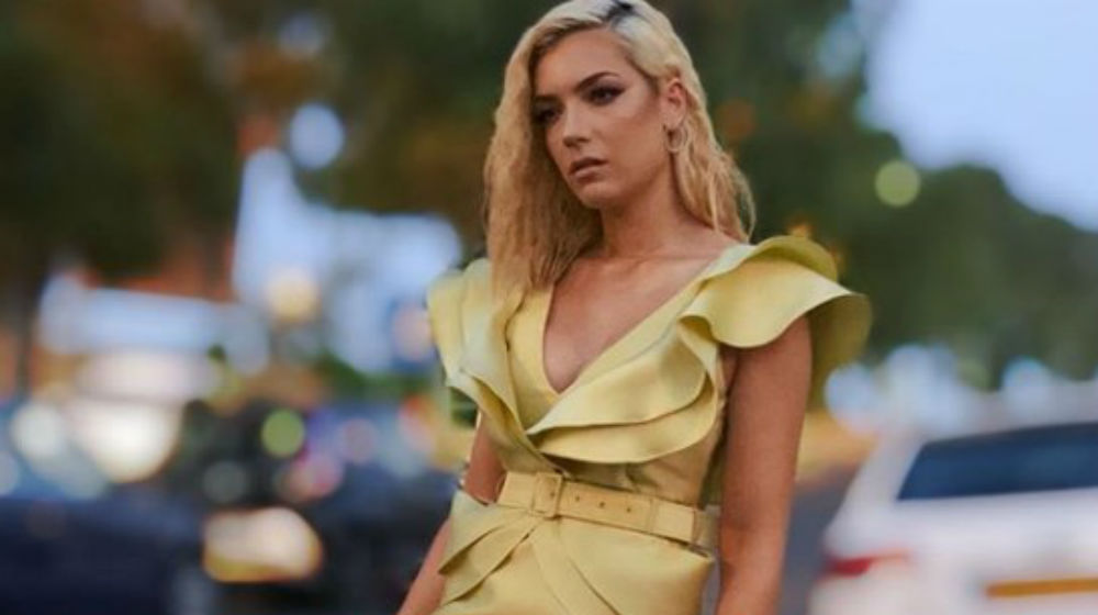 Άντρη Καραντώνη: Ποζάρει με λευκό μπικίνι και λατρέψαμε το beachy look ...