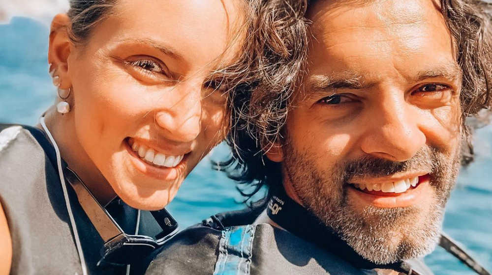 Φίλιππος Μιχόπουλος: Ο σύζυγος της Οικονομάκου ξύρισε το κεφάλι του για ...