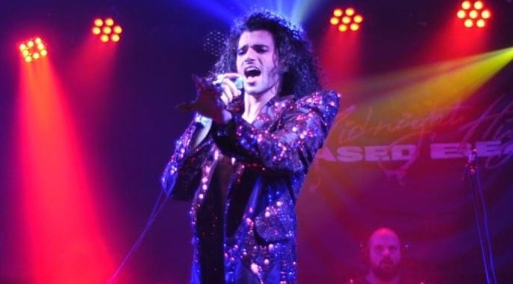 Biased Beast: Ο γιος της Στάλως Ηλία έκανε πρεμιέρα στο πλευρό του ...