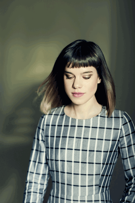 H Monika κυκλοφόρησε το πρώτο ελληνόφωνο τραγούδι της και μας ...