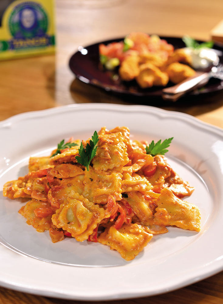 Ραβιόλες με γαλοπούλα καπνιστή και πιπεριά Φλωρίνης | Ι LOVE STYLE