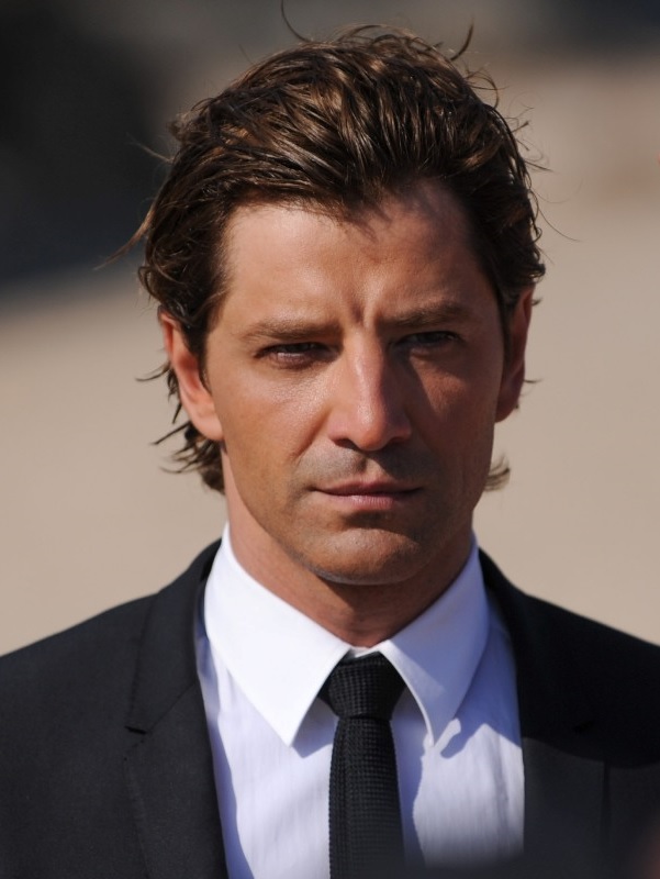 Ο Σάκης Ρουβάς φωτογραφίζεται ολόγυμνος [εικόνες] | Ι LOVE STYLE